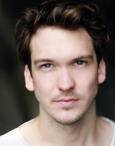 Conoce a los guapísimos hermanos de Sam Claflin — FMDOS