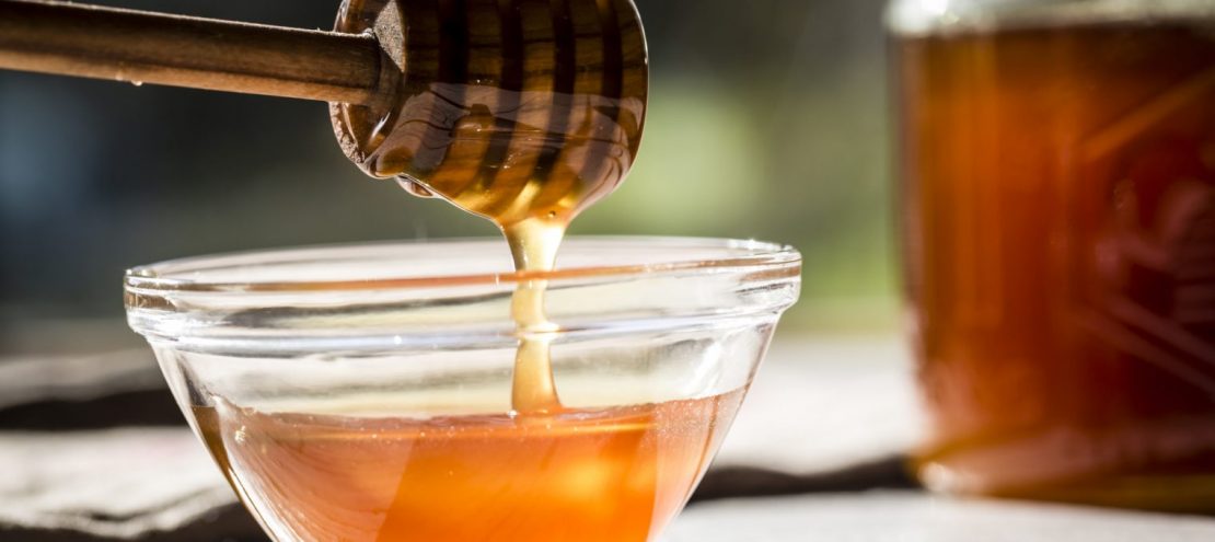Los poderosos beneficios de la miel que tal vez no conocías