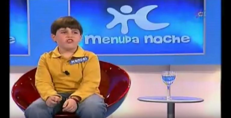 ¡No podemos dejar de verlo! Mira el particular talento del niño corneta
