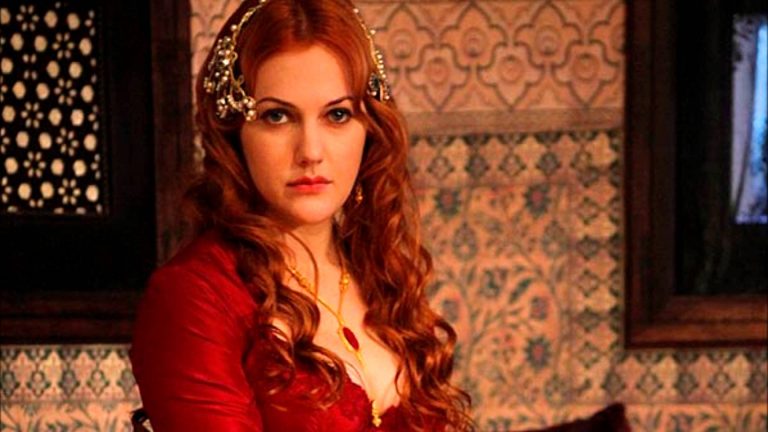 Actriz que interpretó a la sultana Hurrem muestra cómo ha crecido su hija
