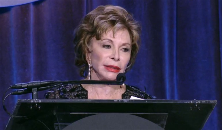 Isabel Allende es la primera hablante hispana en ganar el National Book ...