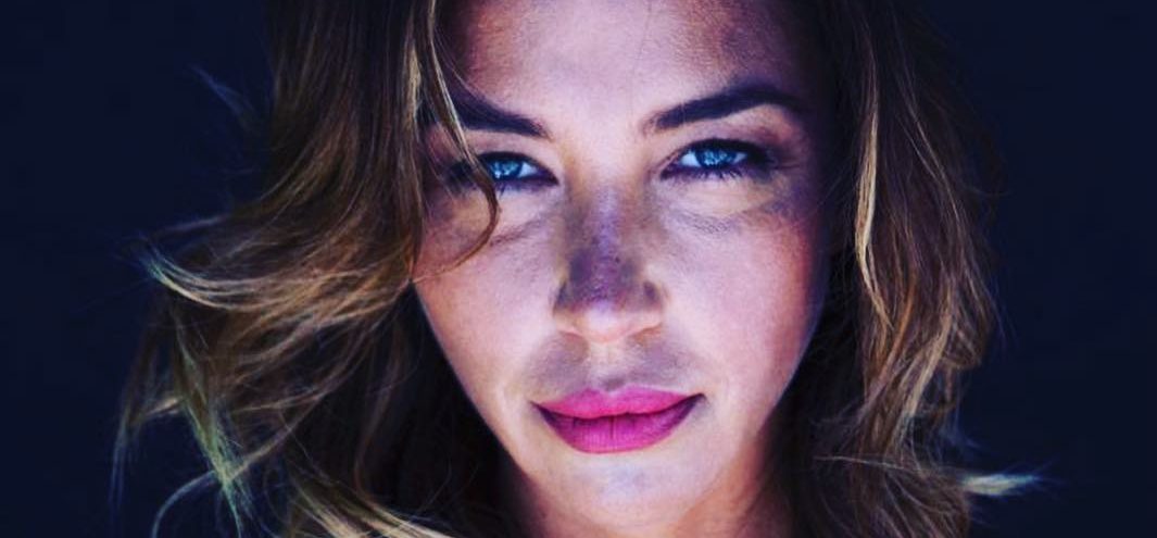 Francisca Merino se luce posando en trikini a sus 45 años