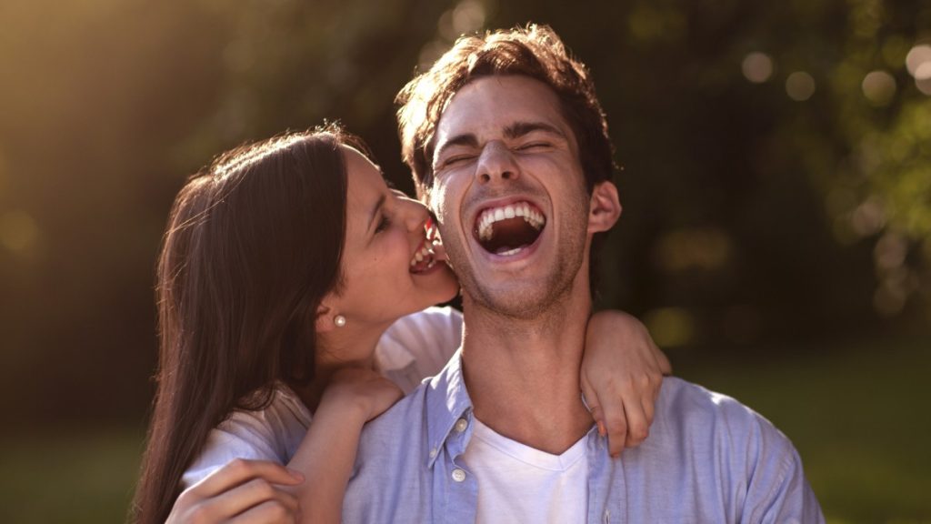 Descubre por qué te gusta morder a tu pareja y viceversa