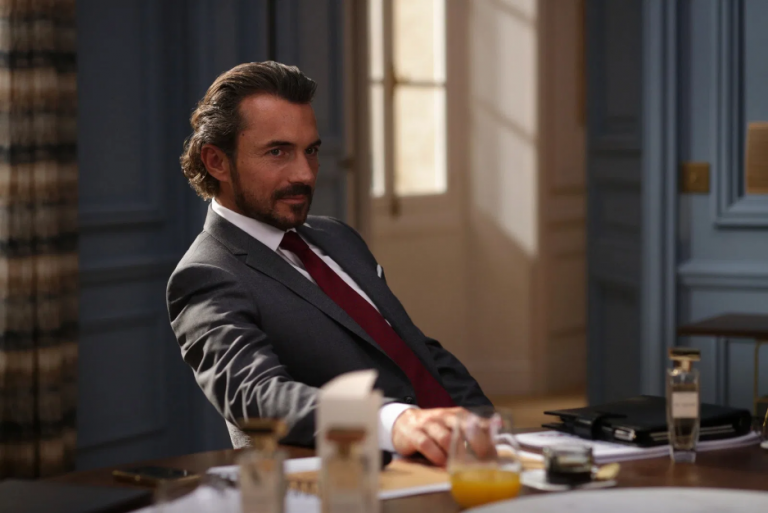 Estos son los galanes que sacan suspiros en la serie "Emily en París"