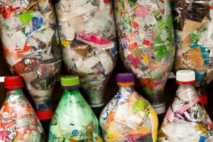 ¡Te enseñamos como hacer Ecoladrillos fácil y rápido!