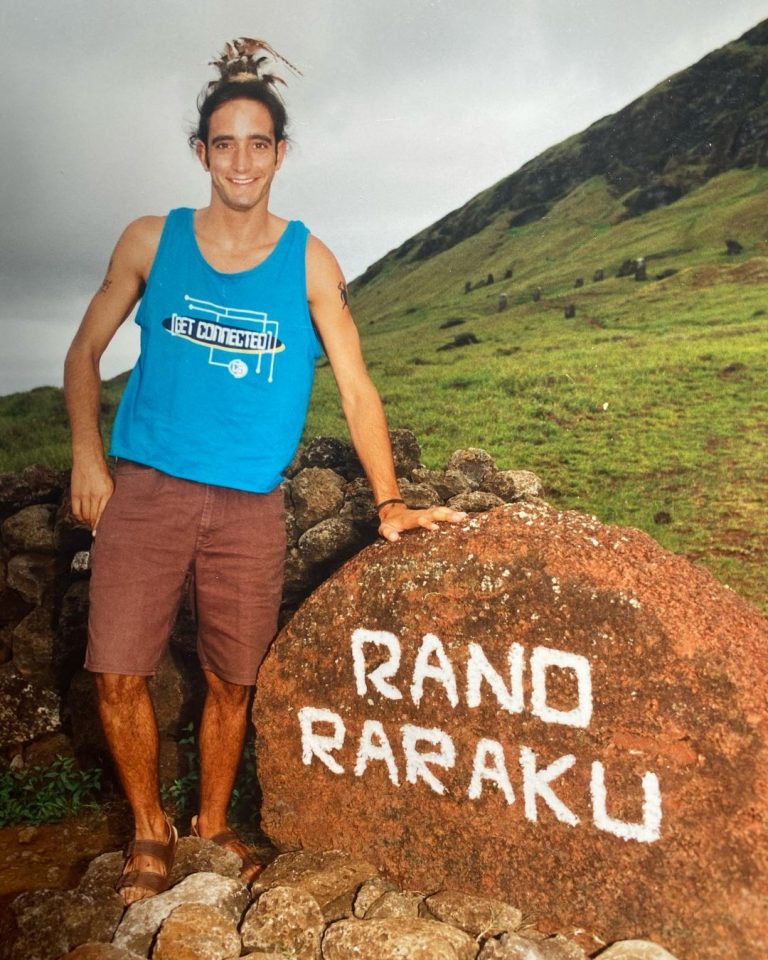 Nicolás Saavedra sorprendió con inéditas fotos del rodaje de "Iorana"