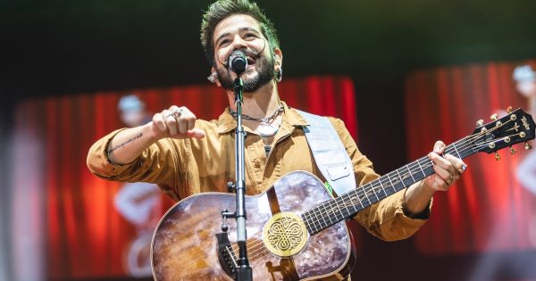 ¡Buenas noticias para La Tribu! Camilo revela que podría llegar a Chile
