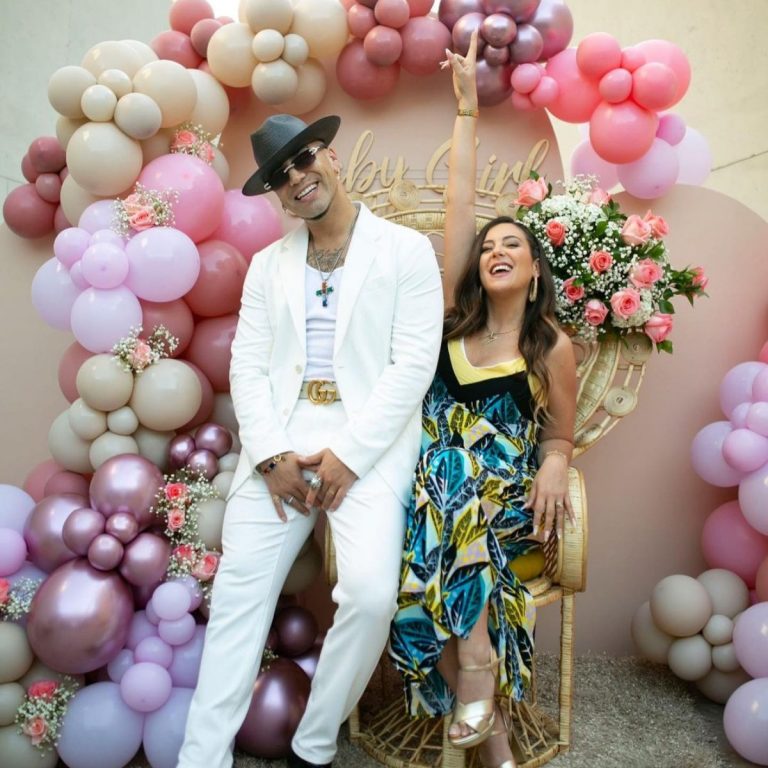 Gabriel Peralta y su esposa revelan fotos del baby shower de su bebé