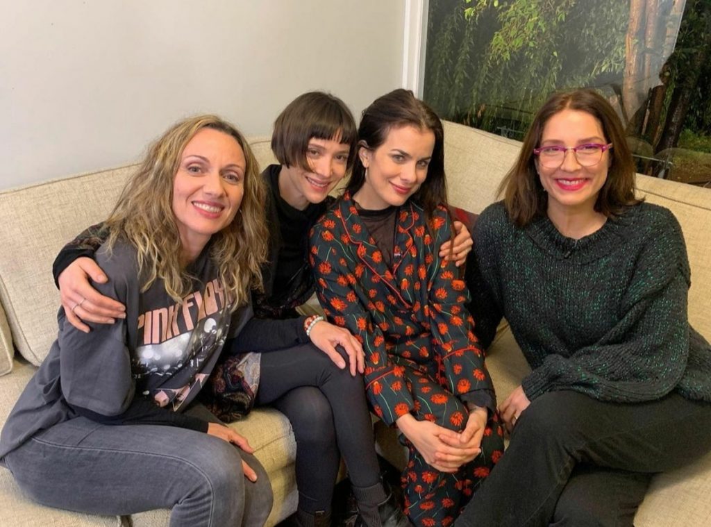 Celine Reymond reveló que toma whisky antes de subir a un escenario