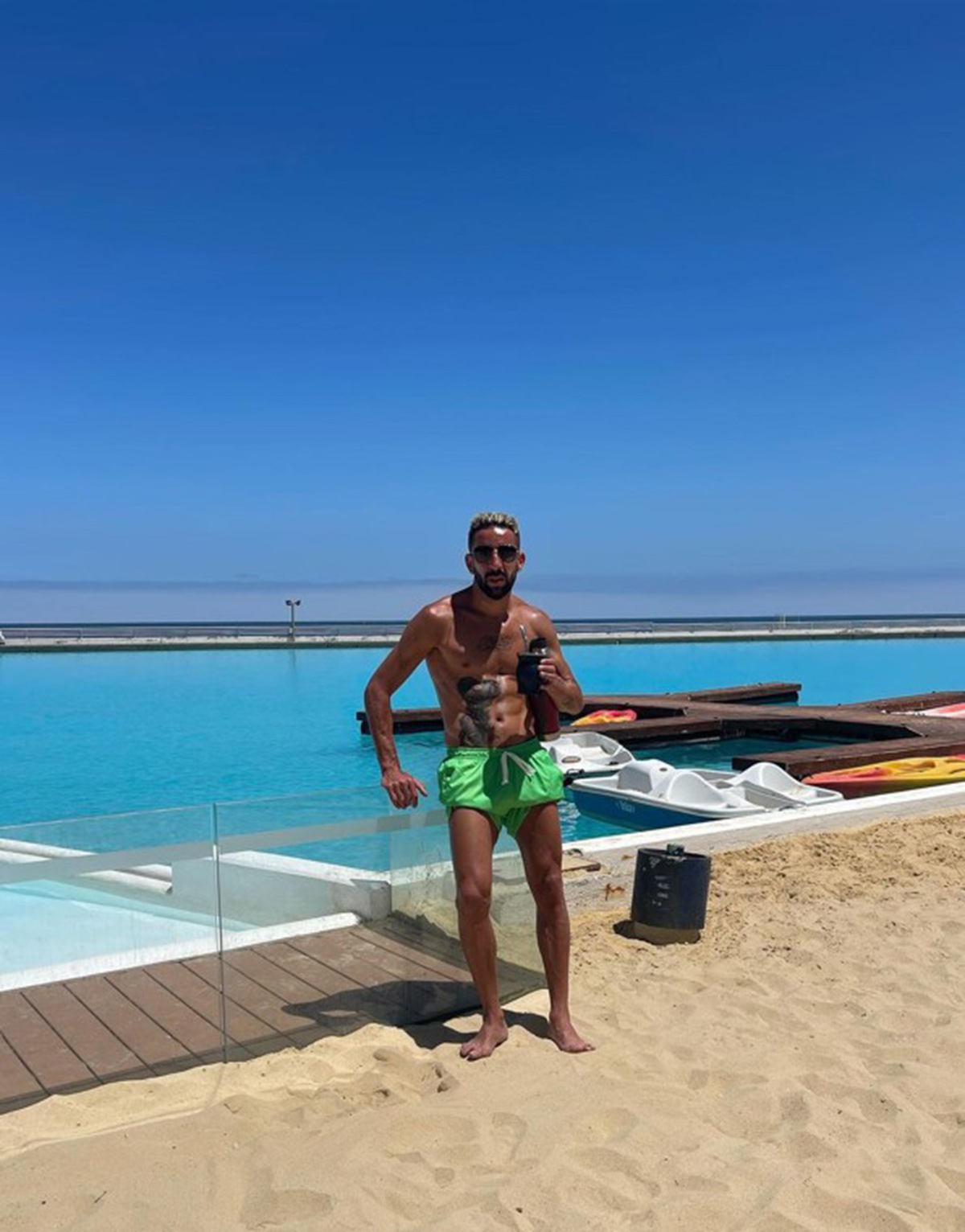 Mauricio Isla calentó sus redes desde una playa chilena