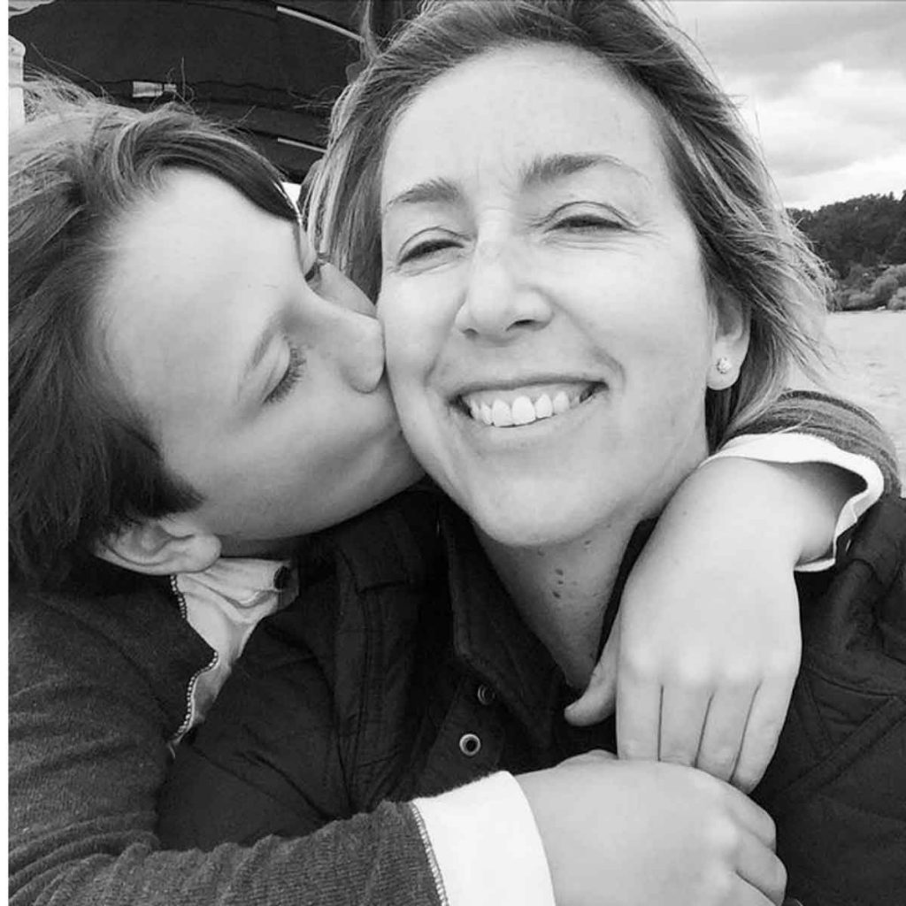 Jennifer Warner compartió una fotografía junto a su hijo León