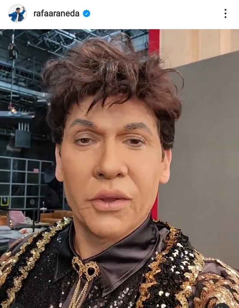 Rafael Araneda impacta con su transformación en Juan Gabriel