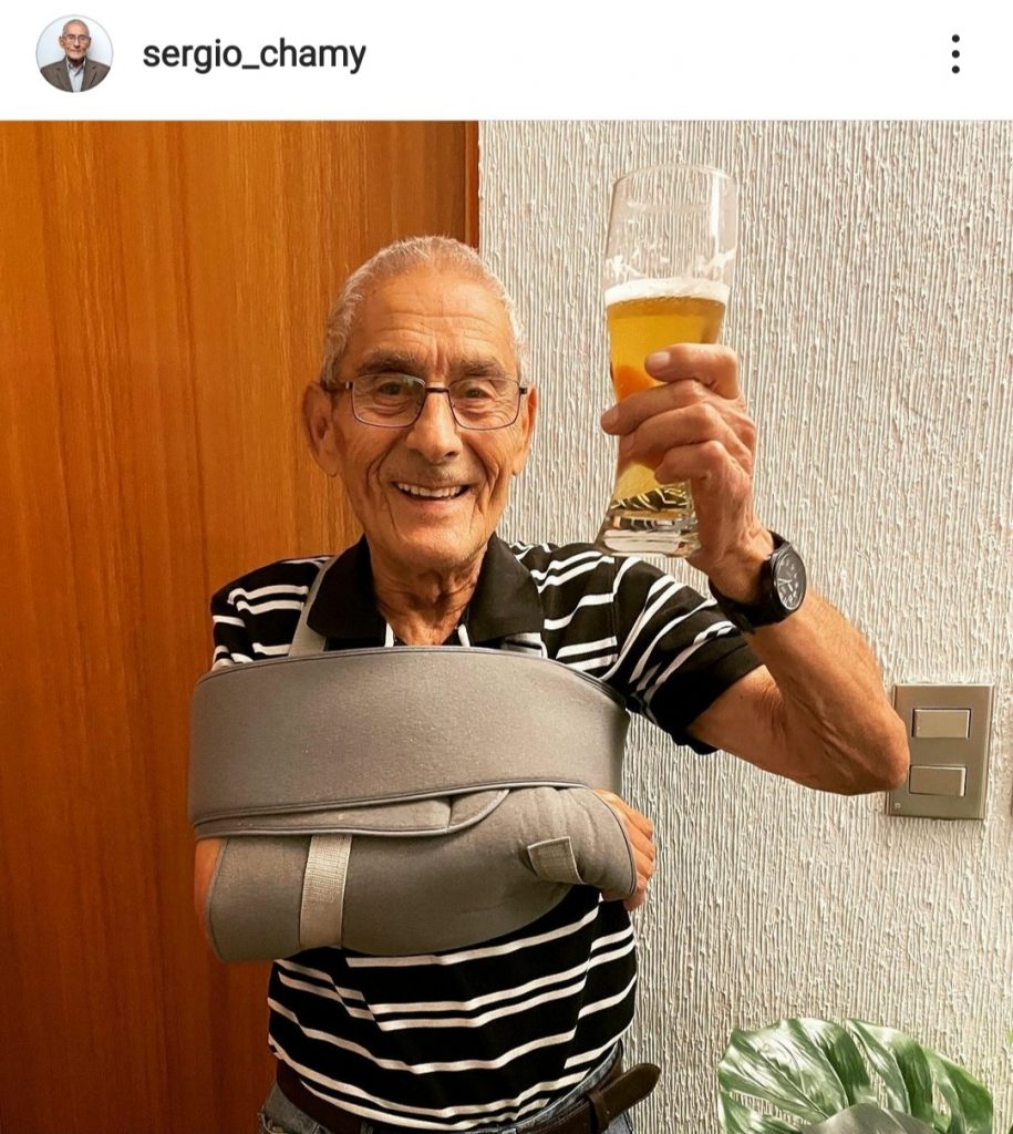 Sergio Chamy reapareció en redes sociales con un brazo lesionado