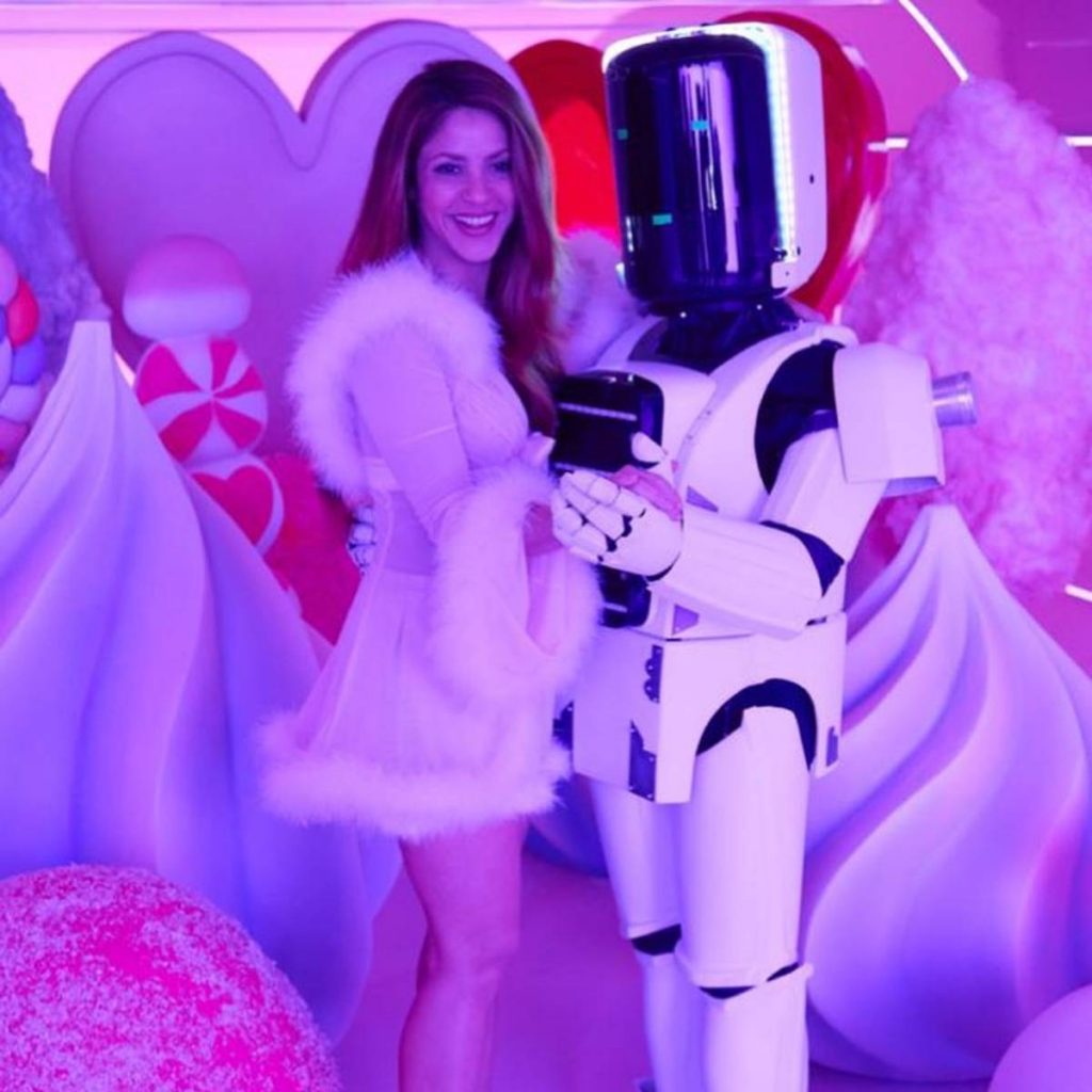 Shakira y Rauw Alejandro estrenan su canción Te Felicito