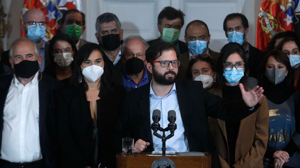 Presidente Gabriel Boric realiza su primer cambio de gabinete