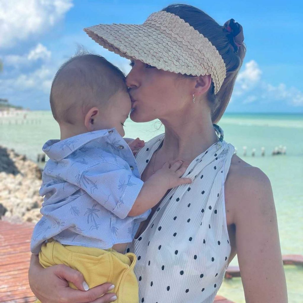 Mayte Rodríguez comparte fotos desde la playa junto a su hijo