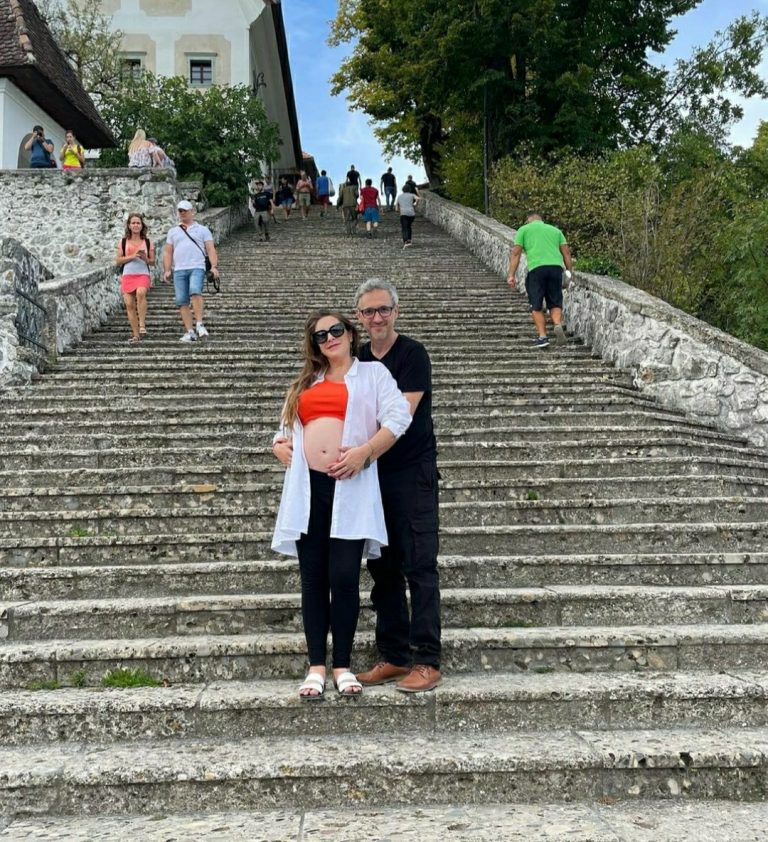 Paty López se luce posando con 7 meses de embarazo