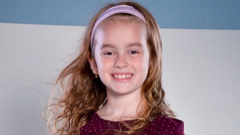 Así luce Giulia Inostroza, la pequeña que nos conquistó en Papá a la Deriva