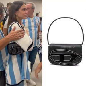 El costoso bolso con el que Tini fue a Qatar a apoyar a Rodrigo de Paul ...