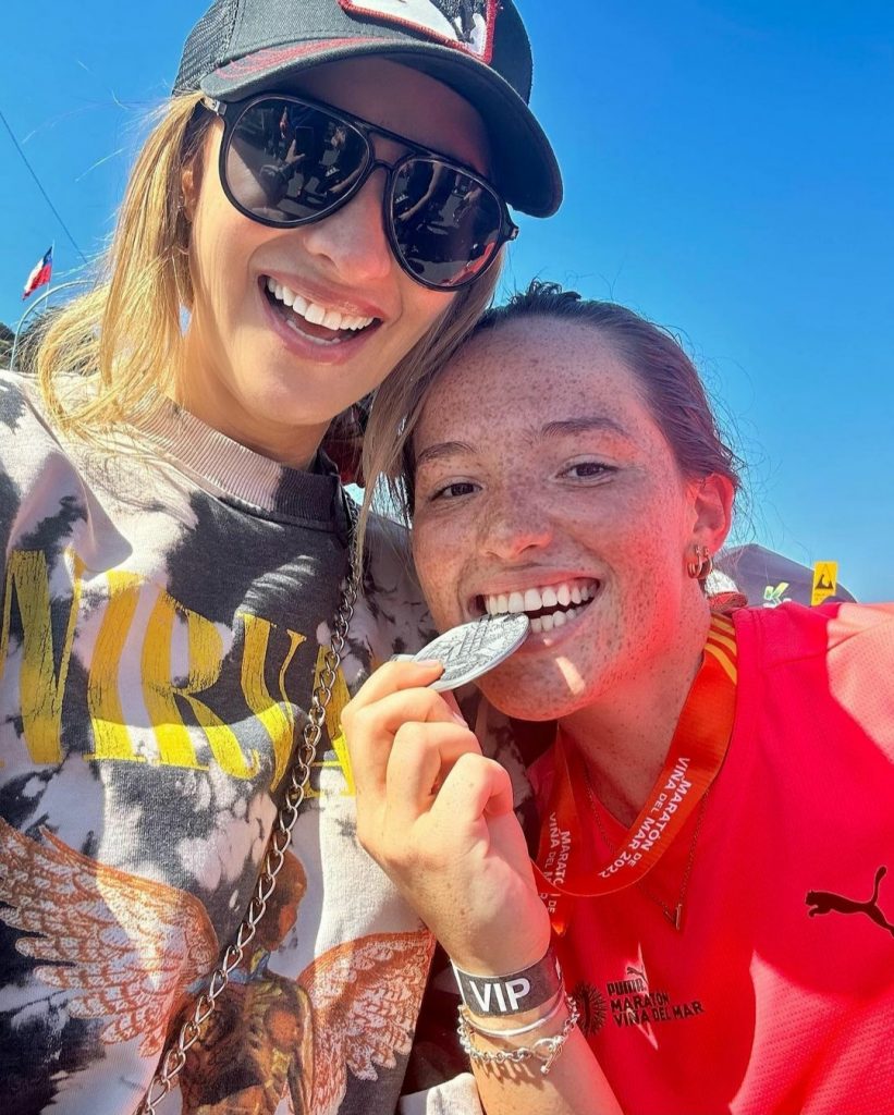 Laura de la Fuente sorprende con radical cambio de look