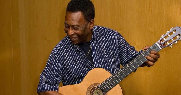 Pelé y su secreta relación con la música: fue cantante y compositor