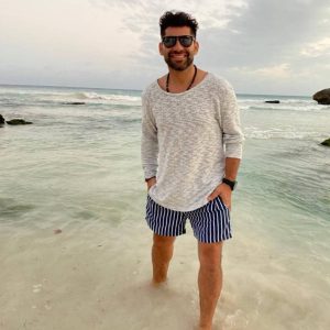 "Llegaron los 46": Karim Butte celebra su cumpleaños lejos de Chile