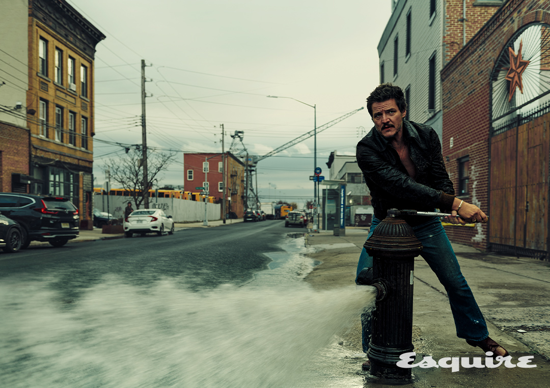 "Qué manera de despertar": Pedro Pascal posó en picantes fotos para la ...