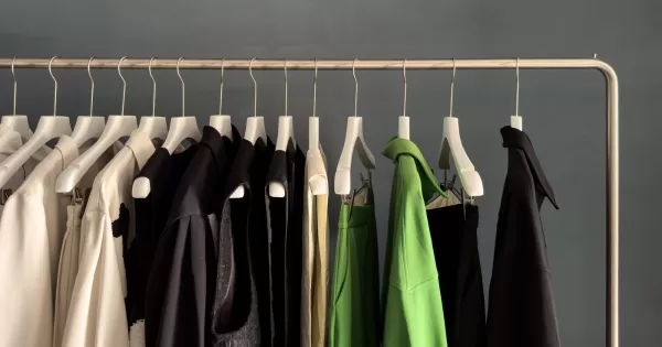 ¿Cuánta ropa deberías comprar al año para ser verdaderamente ...