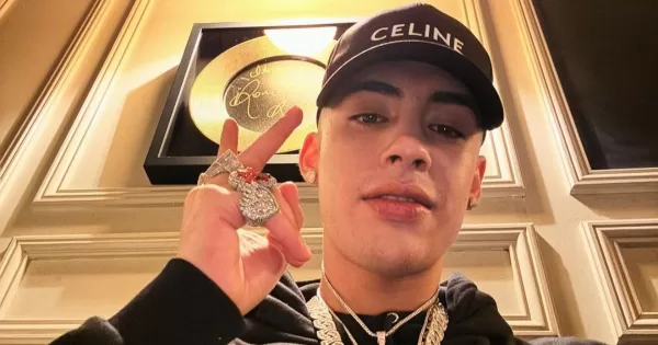 El lujoso look que lució Cris MJ en su visita a la Torre Eiffel: cuesta ...