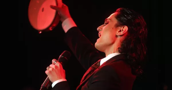 Querido actor chileno presume a su pololo a meses de oficializar su ...